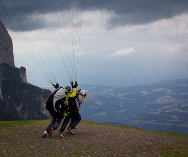 Tandem Paragliding: All You Need To Know About This Exhilarating Experience