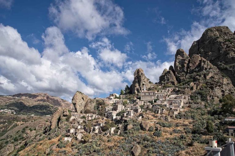 9 Beautiful Calabria Villages That Will Surprise You